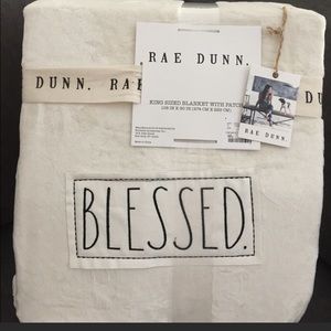 Rae Dunn | Bedding | Rae Dunn Queen Size White Blanket | Poshmark